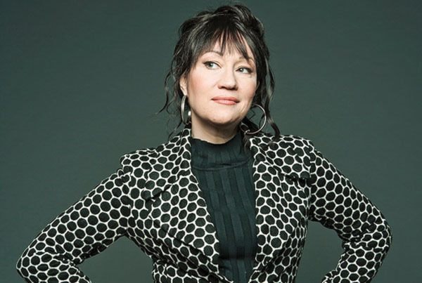 Canadian Jazz singer Holly Cole takes us behind the music - The Honest Talk