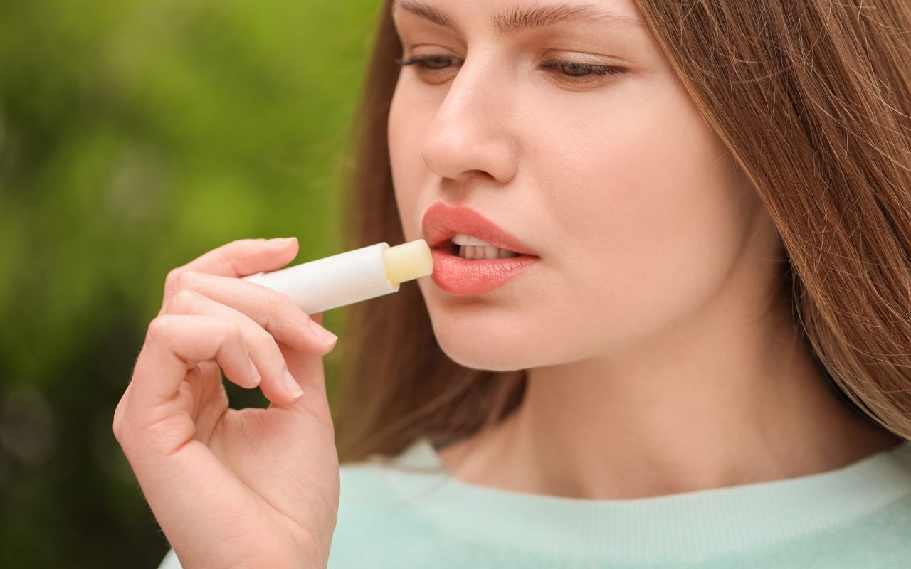Can your chapped lips become ‘addicted’ to lip balm? - The Honest Talk
